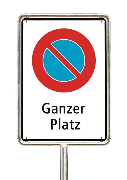 Parkieren verboten auf ganzem Platz - Parkverbotsschilder zum Einsatz ...