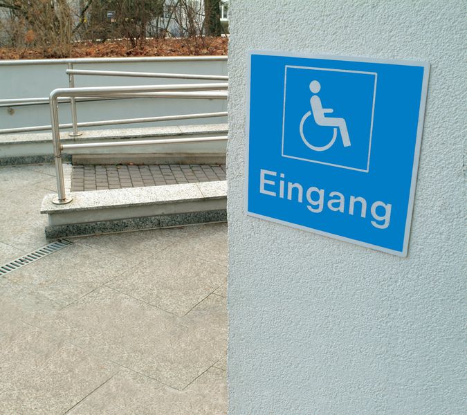 Behinderten-Parkplatz - Parkgebotsschilder online kaufen | SETON