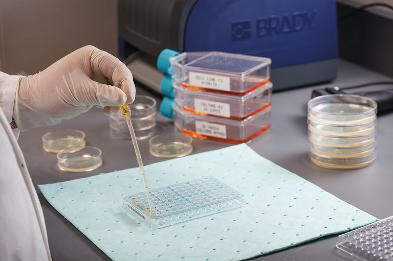 Brady SPC Absorptionstücher für Chemikalien, 89 l Aufnahmevermögen | SETON